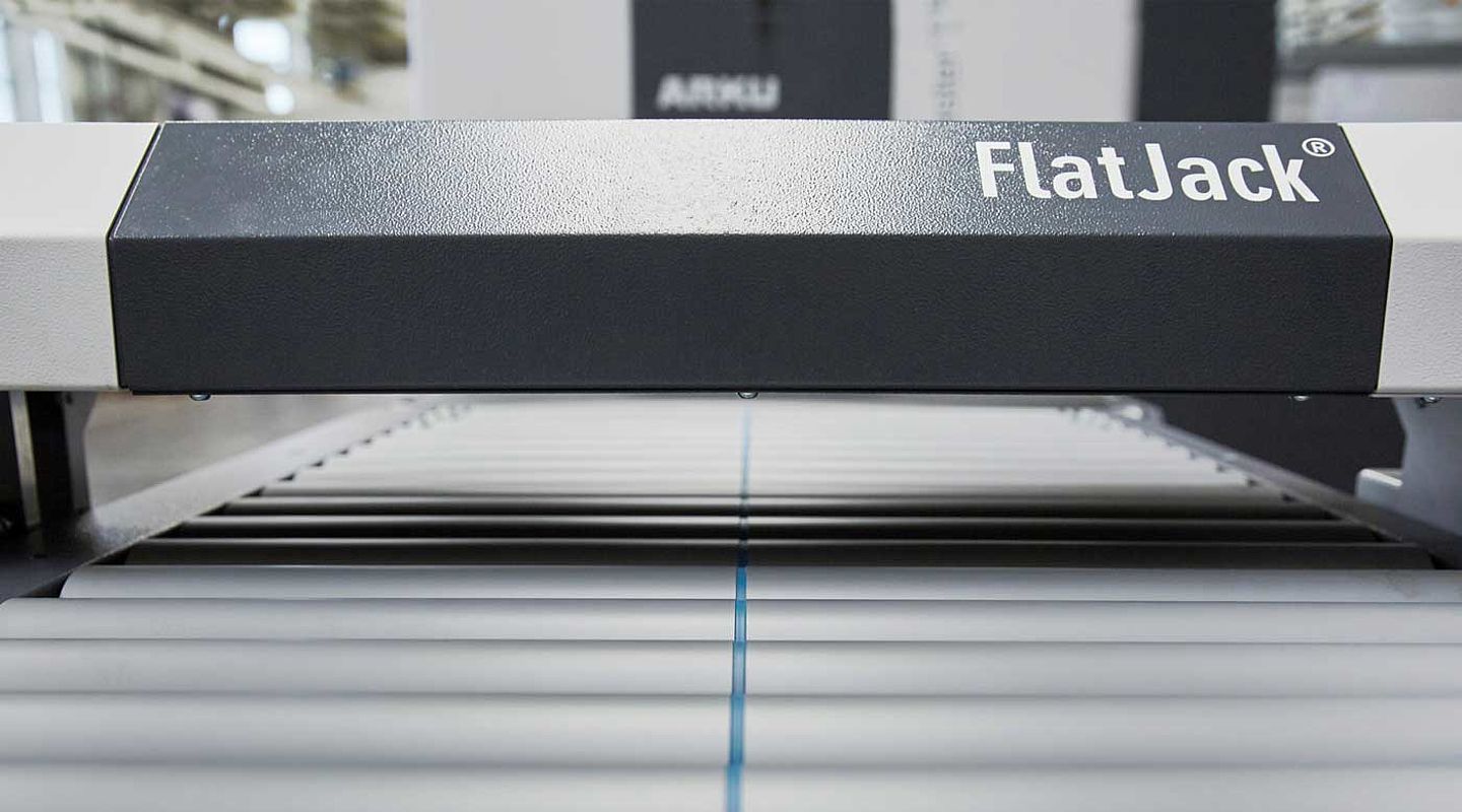 FlatMaster® | Leveling of Sheet Metal & Heavy Plate | ARKU