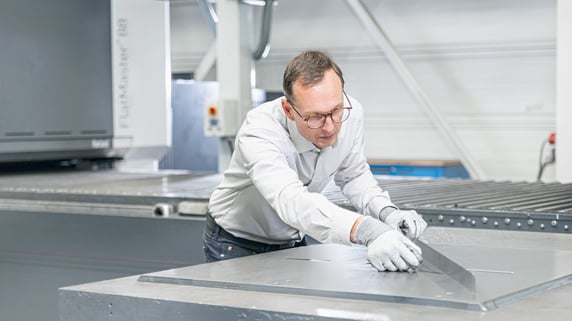 How to remove defects in the sheet metal