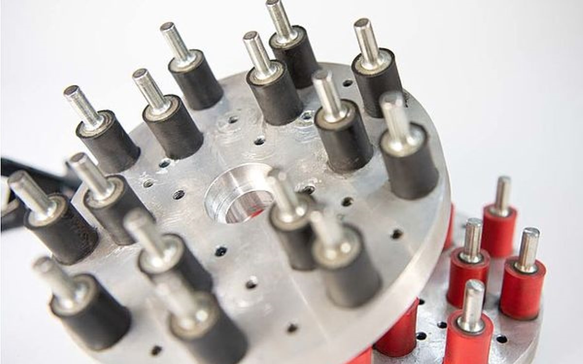 Automated Heavy Plate Deslagging & Deburring Line | ARKU Inc.