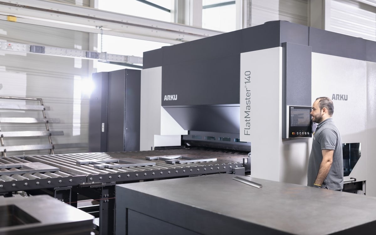 FlatMaster® | Leveling of Sheet Metal & Heavy Plate | ARKU