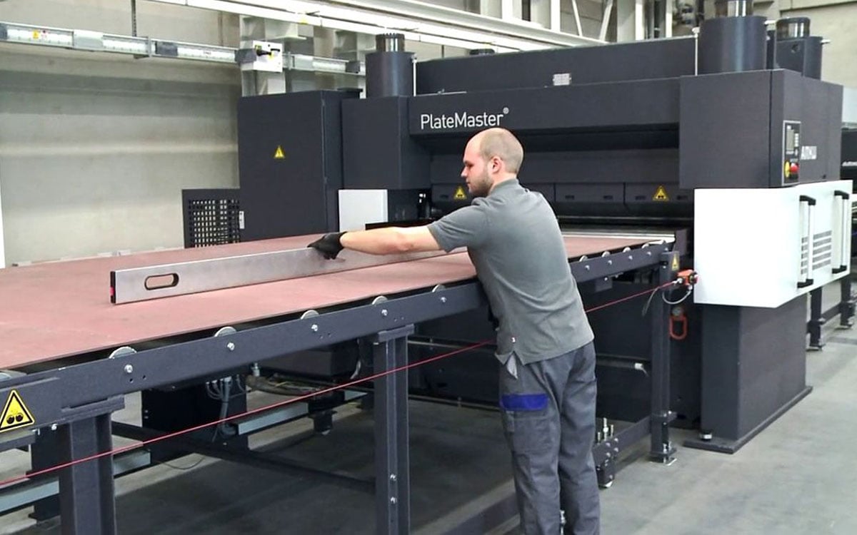 PlateMaster® Leveling Machine | Flattening Thick & Large Plates | ARKU