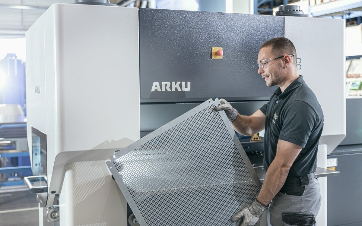 Spannungsarme und ebene Blechteile | Richtmaschinen von ARKU