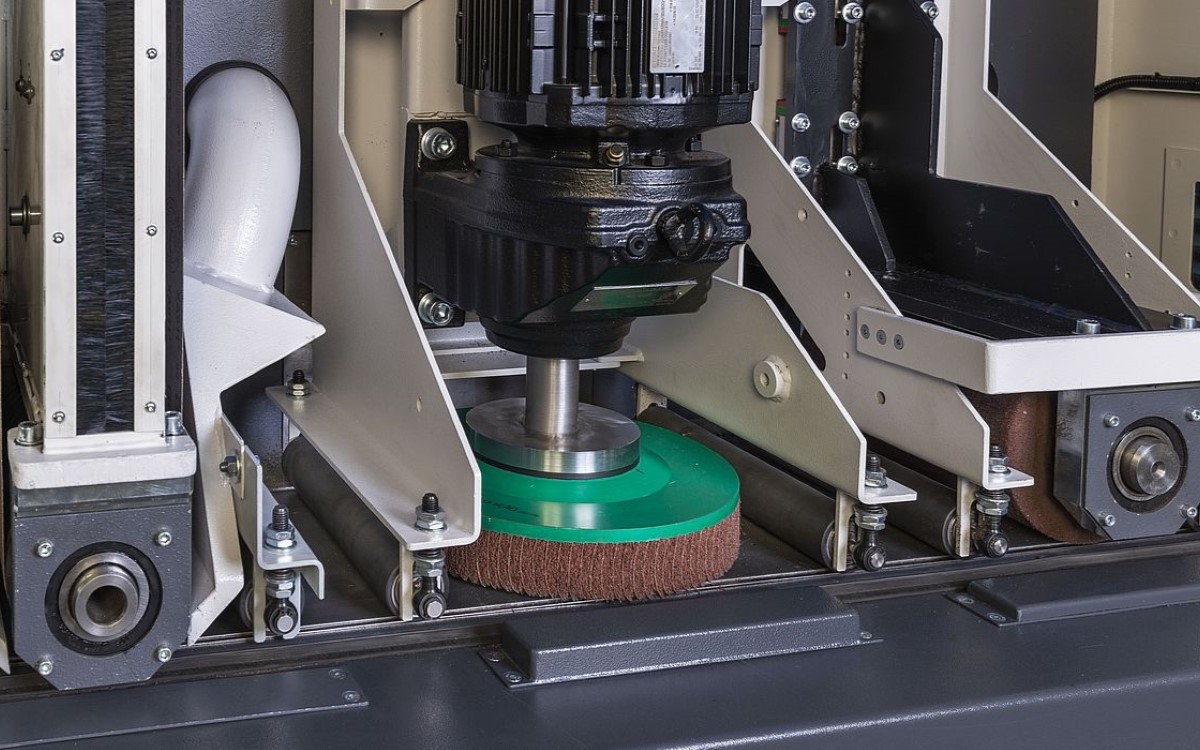 Single-Sided Deburring & Surface Finishing for Small Parts | ARKU Inc.