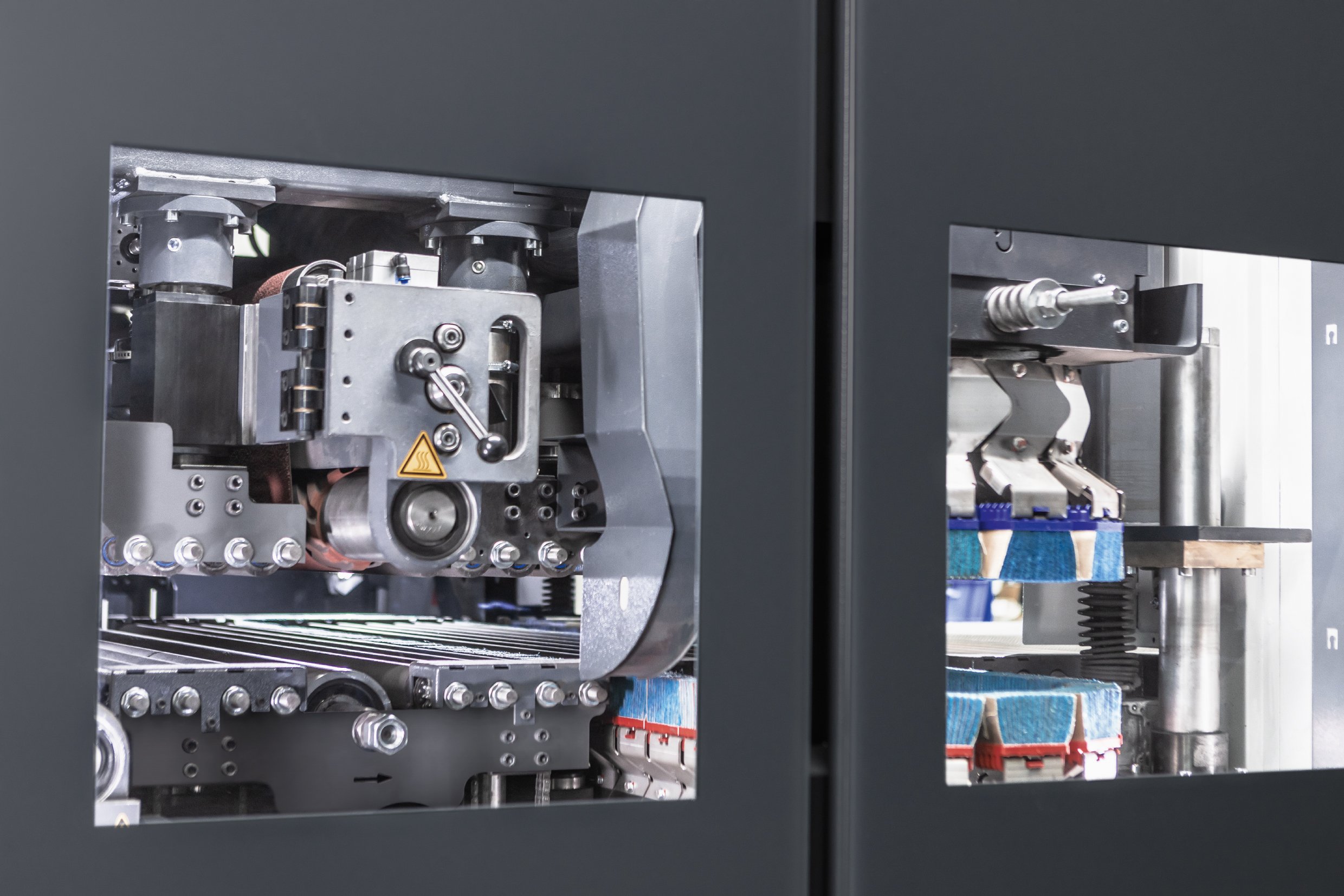 Double-sided deburring & edge rounding | EdgeBreaker® 3000 FIBER | ARKU