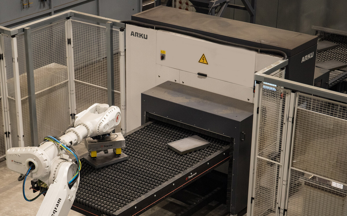 Deburring with robots | Automated material handling | ARKU