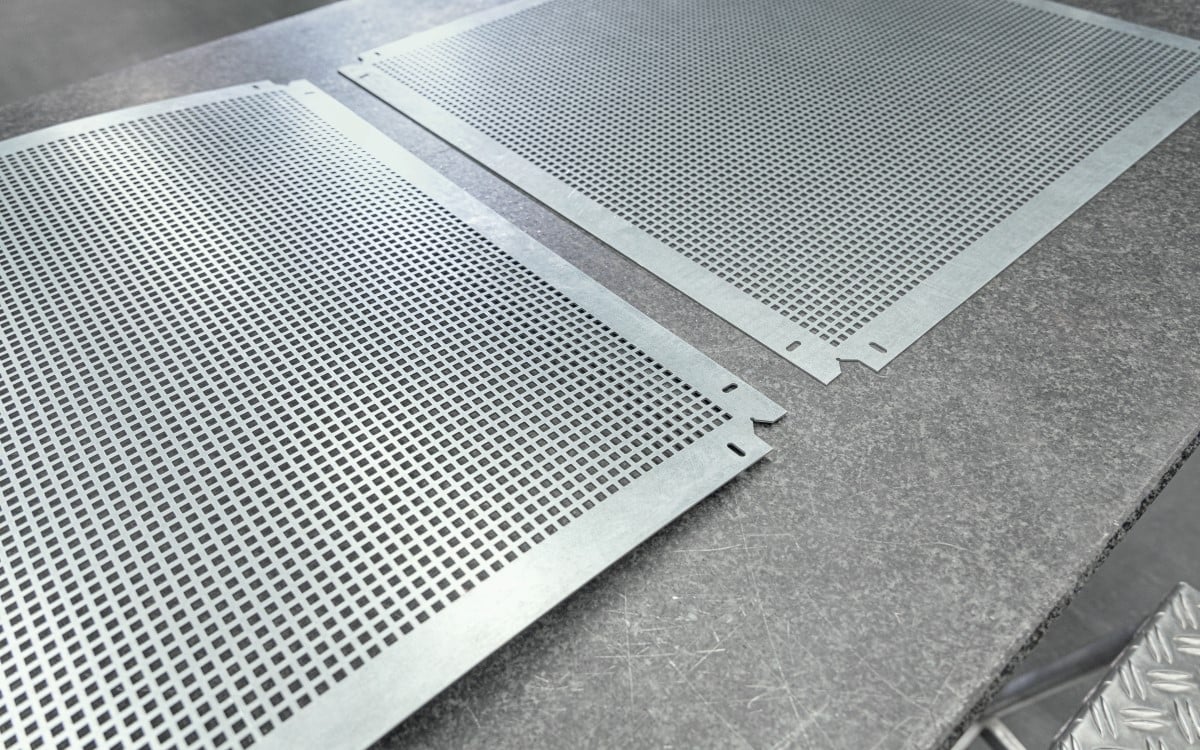 FlatMaster® | Leveling of Sheet Metal & Heavy Plate | ARKU