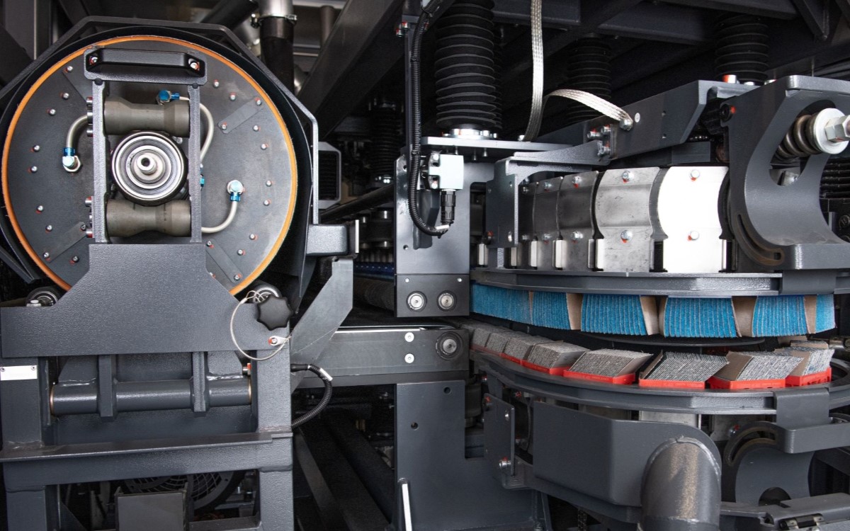 Metal Plate Deburring Machine for Plasma & Flame Cut Parts | ARKU Inc.